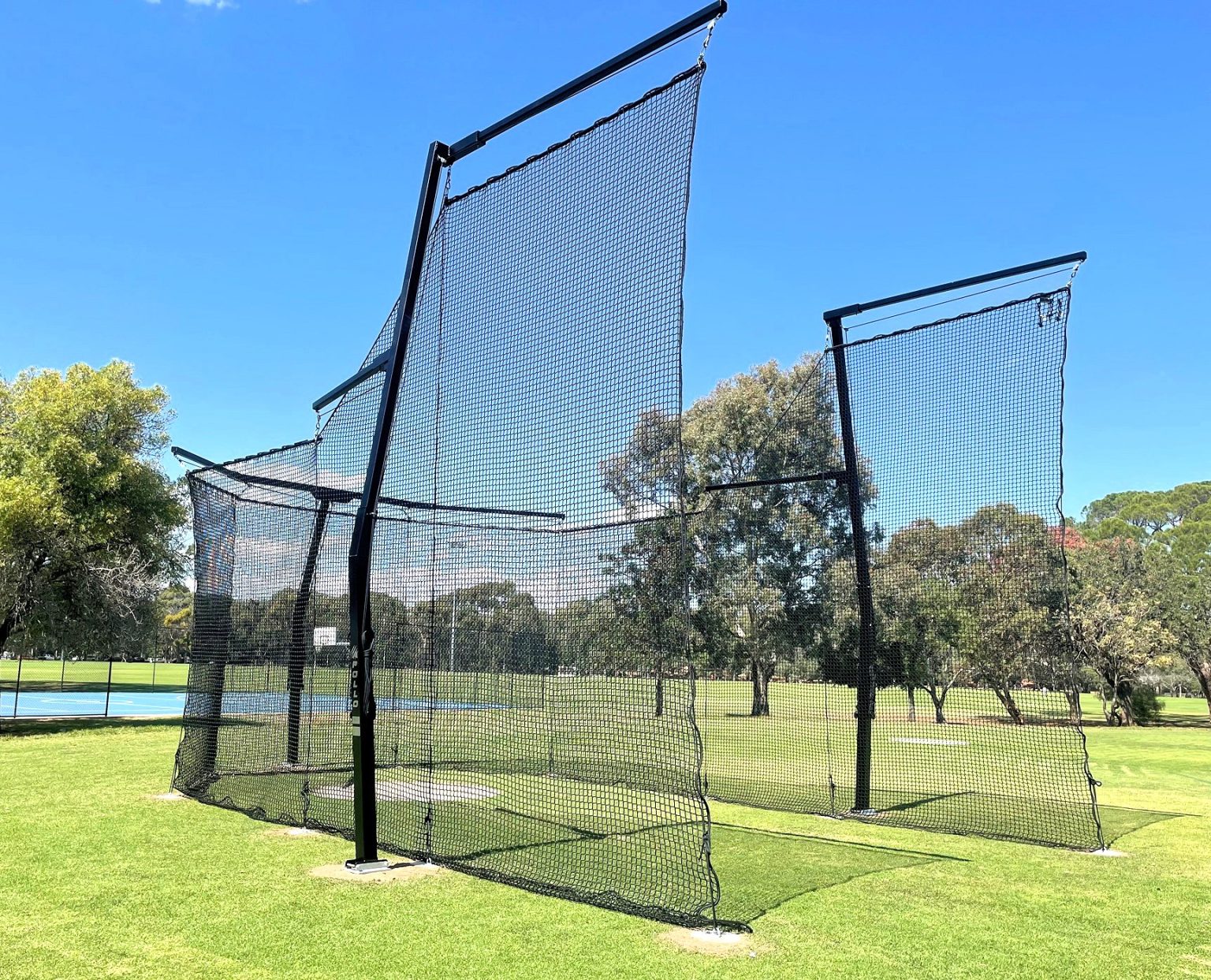 Discus Cage & Equipment - World Athletics Certified (IAAF)